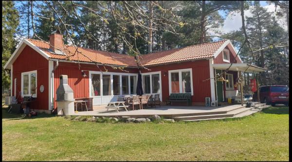 Spersboda 2 Barnvänliga Hus Sjöutsikt & Varm Pool Spersboda - Åkersberga