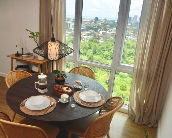 Abreeza 1 Bedroom Corner Apartment Sea View 57sqm - Davao City