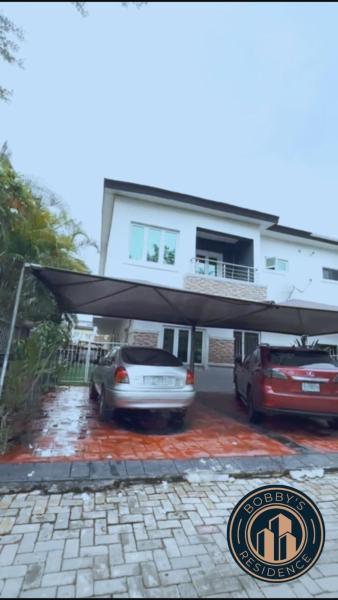 Luxurious 4 Bedroom Getaway - Private Indoor Pool - Nigeria