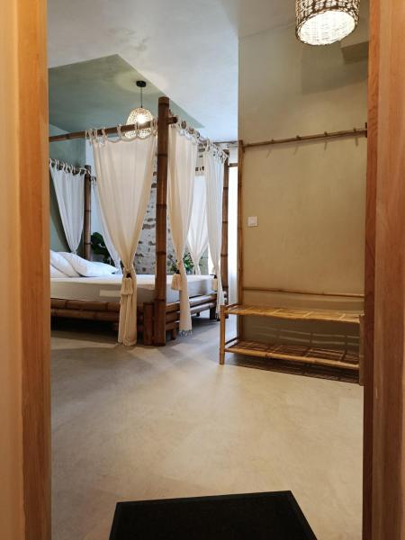 Logement Entier - Chambre Bali - Sdb - Cuisine - Cheverny