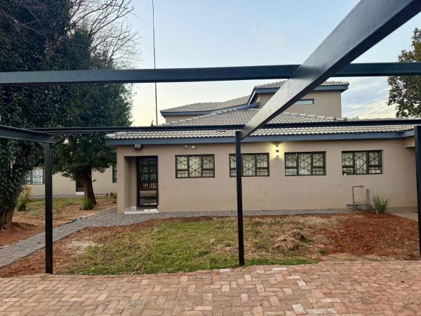 Country Farm House - Delmas