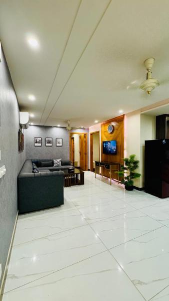 Lux Haven Stays 2 Bedroom Luxury Apartment Near Gulberg - Ultimate Getaway Experience - Lahore