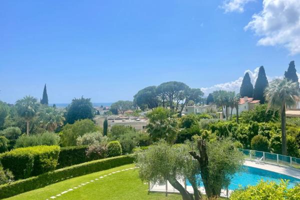 Cozy Flat With Terrace And Swimming Pool In Cannes - Le Cannet