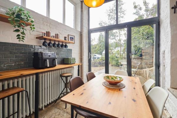 Host & Stay - The Artist's House - Hebden Bridge