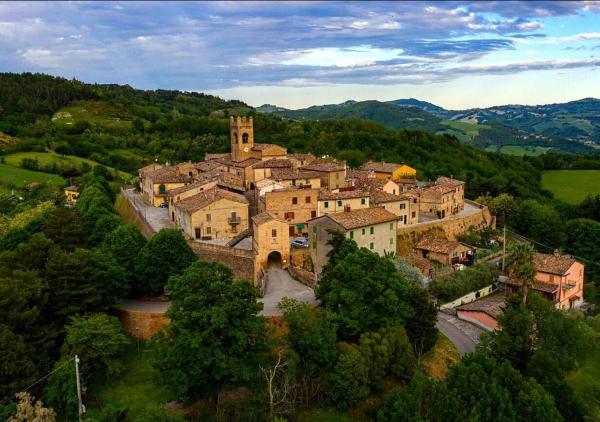 La Loggia Dei Fabbri - Montefabbri - Urbino