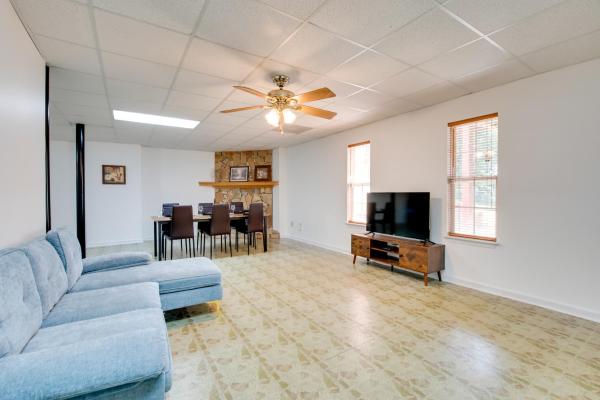 Near Trails And Live Music Cozy Atlanta Apt! - Fairburn, GA