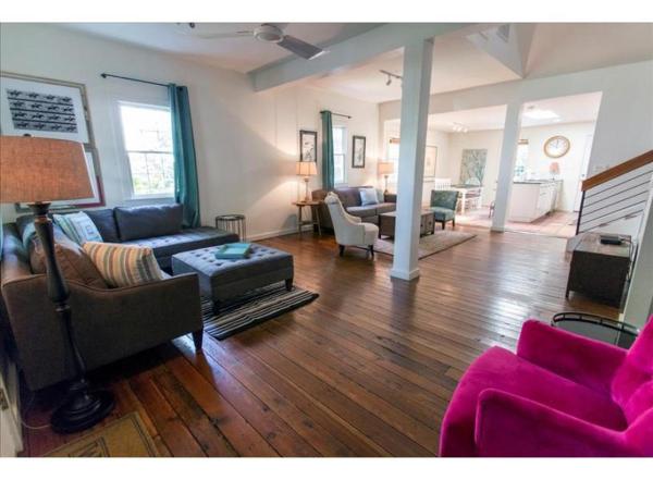 Savannah Selfies By Lucky Savannah - Savannah, GA