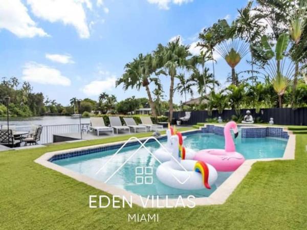 Casa Asaka Waterfront Pool Paradise - Miramar, FL