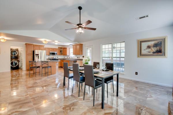 Unwind, Golf And Explore Unique Atlanta Escape! - Fairburn, GA