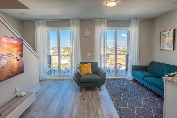 Luxury Beach Home N-pool - St. Pete Beach, FL