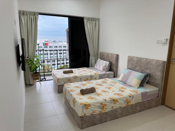 1r4b - 6 Pax, Kenny Hill Residence, Bmc - Kuching