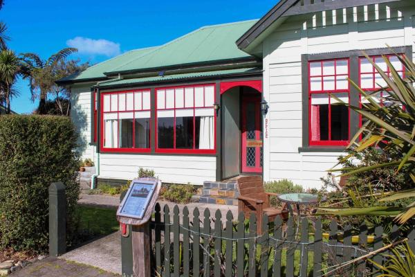 The Station House Motel - West Coast