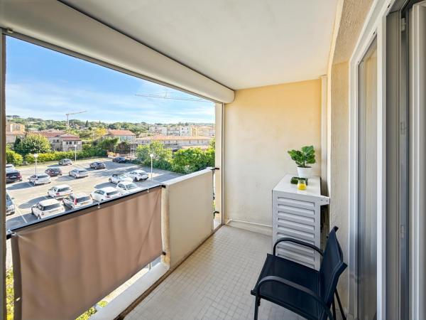 Spacious 2 Bedroom Apartment With Parking - Saint-Tropez