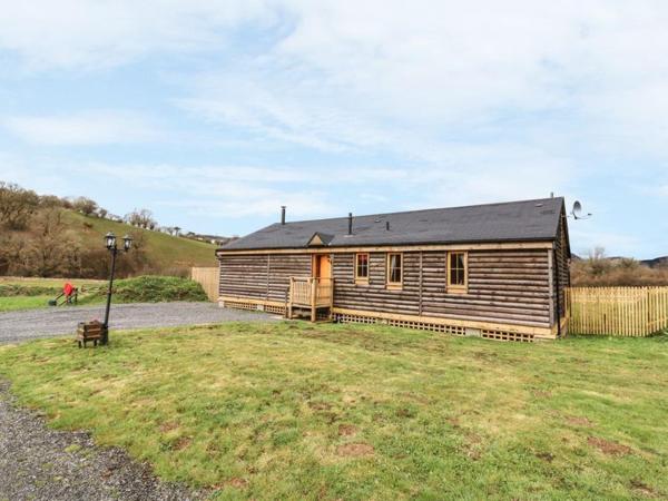 Alpaca Cabin-mountain View-hot Tub-rural Retreat - Wales