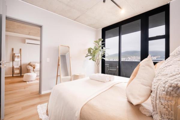 705 Riverlands - 1bedroom Apartment With Mountain Views - Claremont