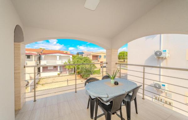 Cozy Apartment In Vir With Wifi - Nin