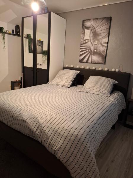 Chambre Avec Sdb Privative Et Parking Moto Ou Vl - Loir-et-Cher