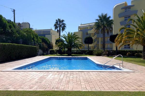 Pool View Balcony & Walk To Beach, By Timecooler - Lagos