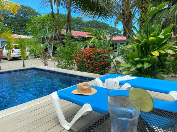 Rooms & Pool Macaws - Costa Rica