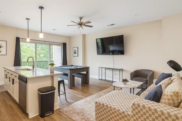 Family Group Retreat 3 Queens Pool Table 4th - University of Alabama, Birmingham