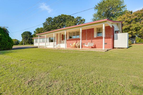 Walk To Marina Family Home With Yard In Kingston - Lake Texoma