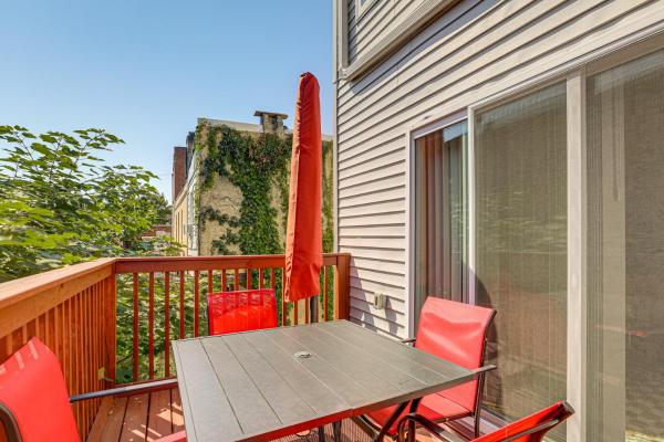 Remote Work Hub Philly Condo 3 Mi To Center City! - Philadelphie, PA