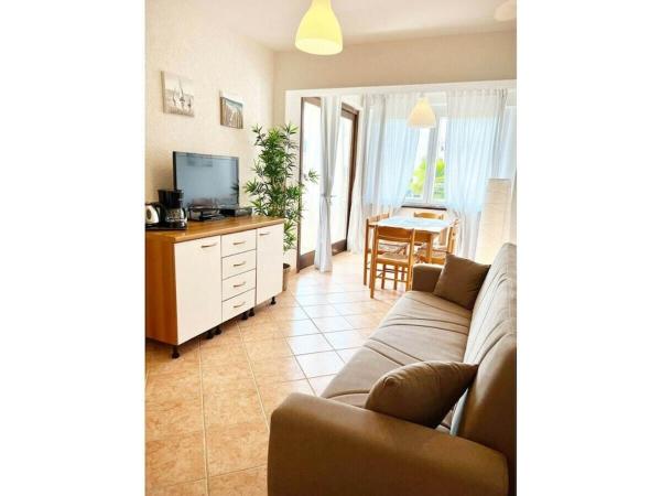 Apartment In Funtana With Balcony - Fontane