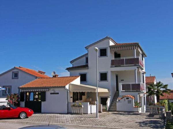 Holiday Apartment In Porec With Swimming Pool - Poreč