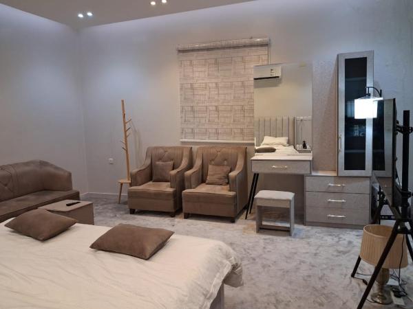 استديو راقي بسرير ماستر ودورة مياه - Medina