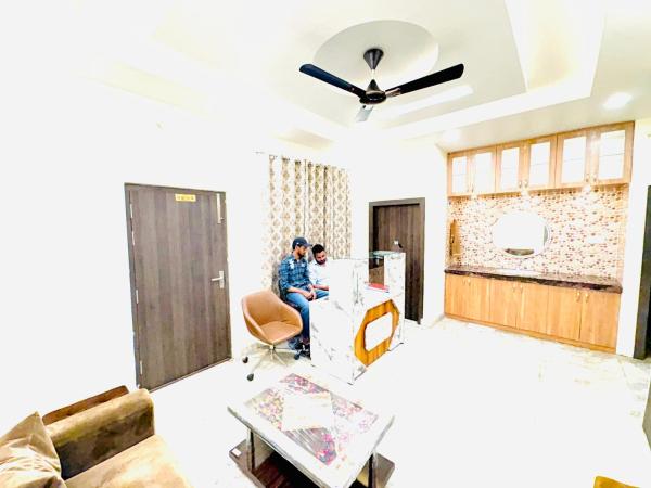 Hotel Ashtra - Lucknow