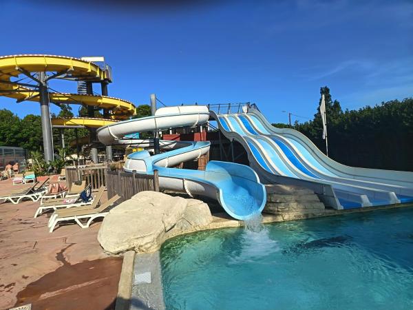 Mobil Home Prestations Deluxe 3ch Climatisé Avec Parc Aquatique - Languedoc-Roussillon