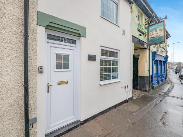 The Tipsy Bee At 143 - Redcar