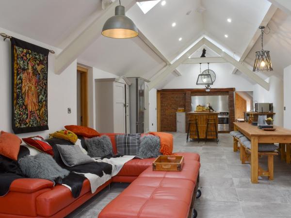 Black Lion Folly - Mold