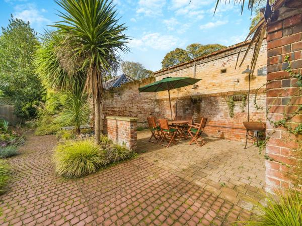 Blofield Cottage - Uk48095 - Wroxham
