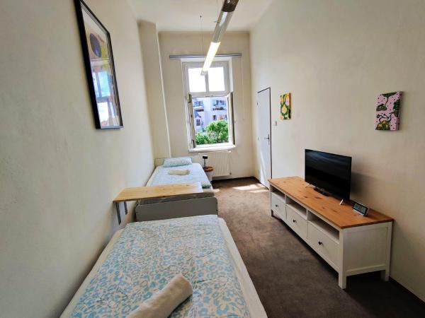 Cozy Flat At ŽIžkov & Free Parking - Prague
