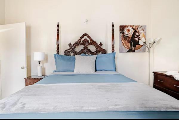 Breezy Bungalow Gated 2br W Pool Wifi - Jamaica