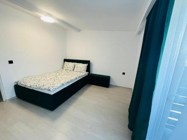 Antonia Home - Corunca