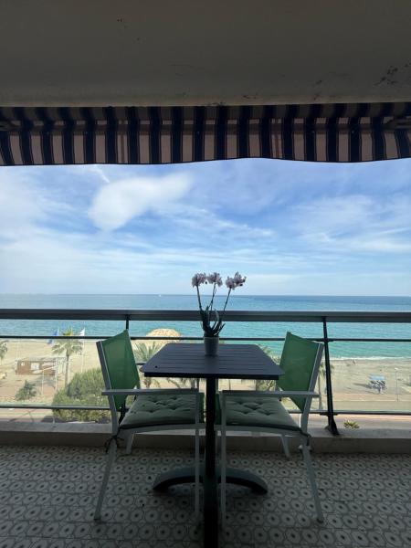 Beautiful Beachfront Apartment - Cagnes-sur-Mer