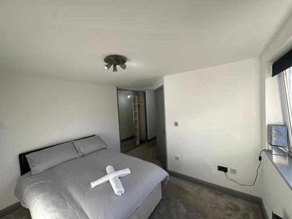 Spacious Double Near City Centre - Sutton Coldfield