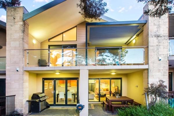 Surfside 9 - In The Idyllic Yallingup Beach Scene - Yallingup