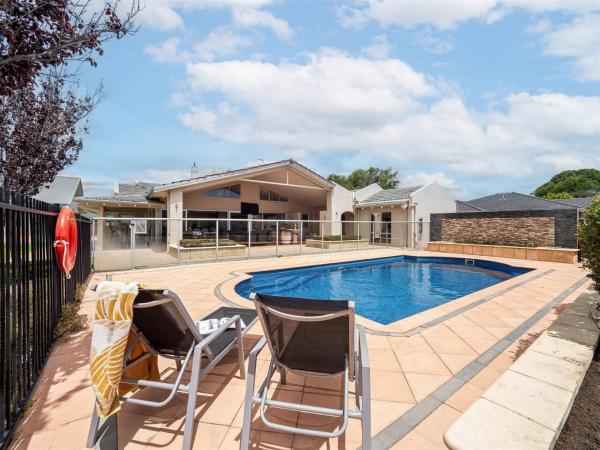 The Ranch - Beachside Pool Retreat With Tennis Court - Busselton