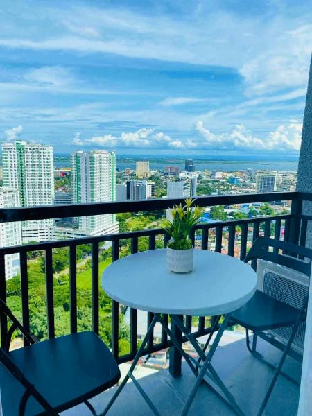 Balcony Studio Ayala With Ultra-fast 400 Mbps Wifi - Cebu City