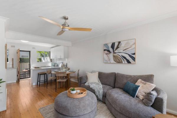 Sunny Shores Escape - Breezy Days Near Surf Beaches - Wollongong