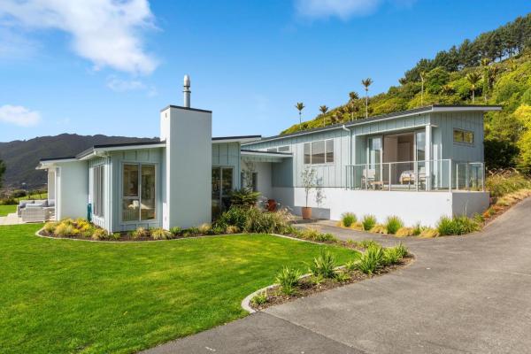 Aston Road Villa Bed & Breakfast - Waikanae