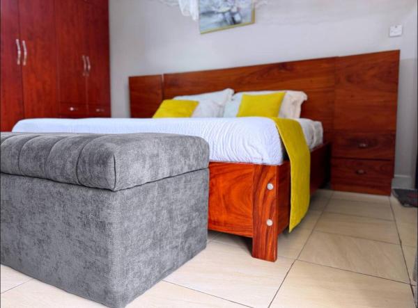 Room 33 - Kampala