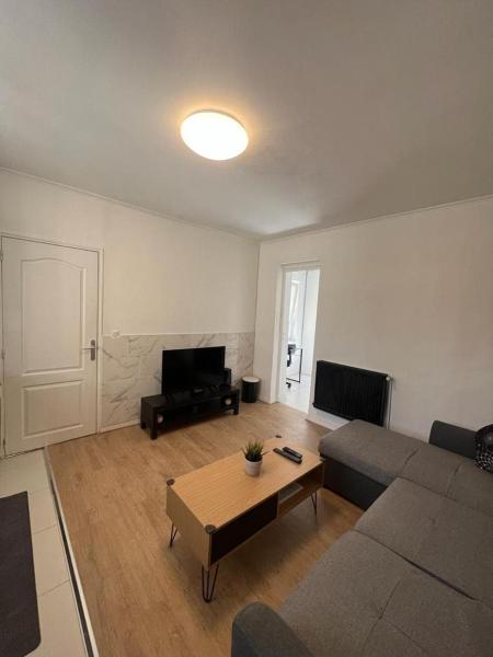 2 Bedroom Apartment Very Close To Paris - Bobigny