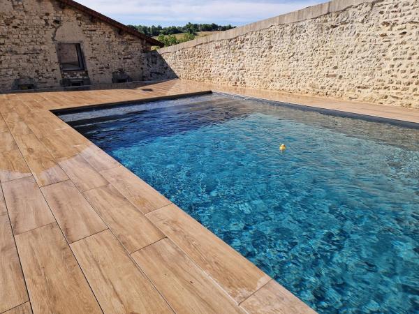La Bergerie Charloise Charmant Gite Avec Piscine - Allier
