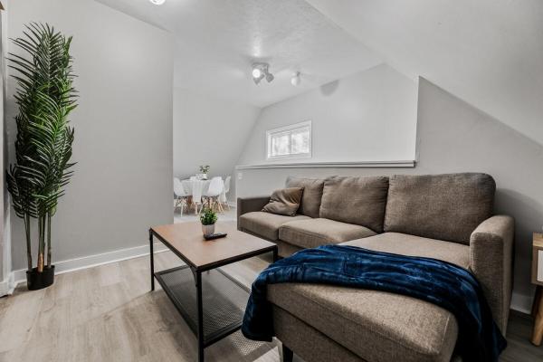 King Bed 2 Tvs Fast Wifi Pet Friendly! - Shaker Heights, OH