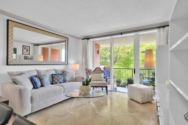 Bayshore Charm-free Parking - Miami, FL