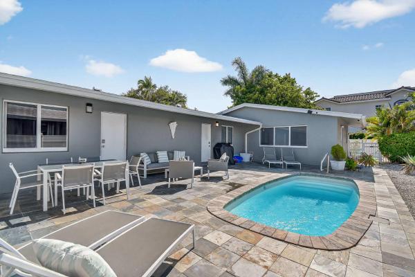 Victoria Park's Secret Estate - Plantation, FL